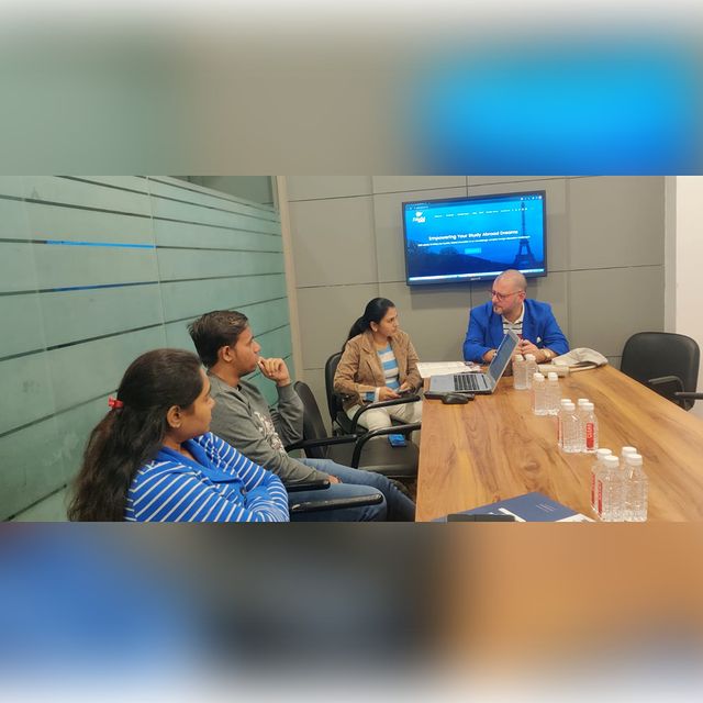 Director of IGS Group Visited Edugo Abroad